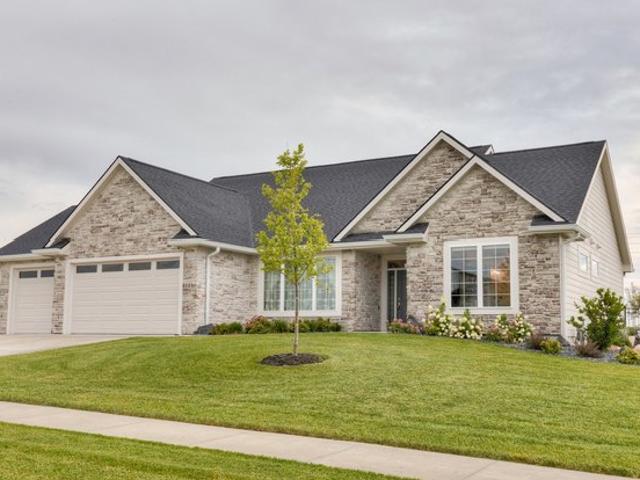 6111 NE Briarwood Dr, Ankeny, IA 50021