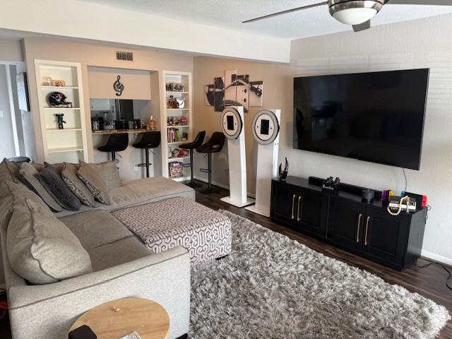6111 Beverly Hill Street 35
