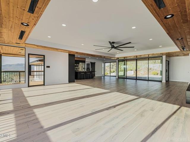 6111 E Victoria Dr, Cave Creek, AZ 85331