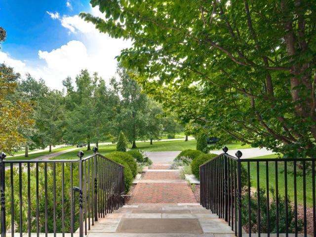 6111 Hickory Valley Rd