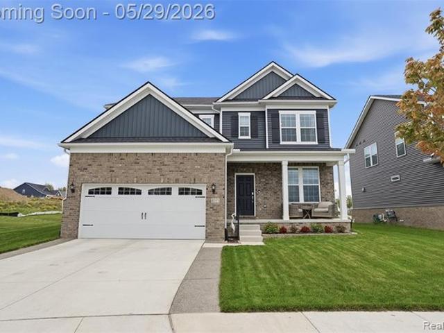 6111 Kingsley Ct, Independence, MI 48346