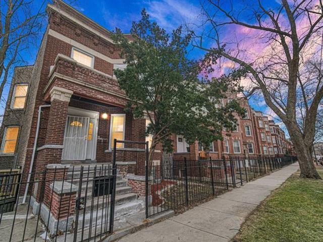 6111 S Eberhart Ave, Chicago, IL 60637