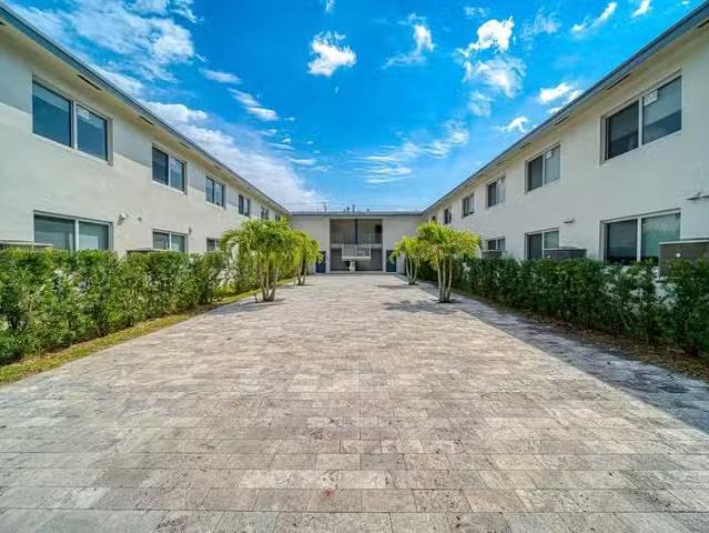 61127203 Prestige Waterfront Apartments