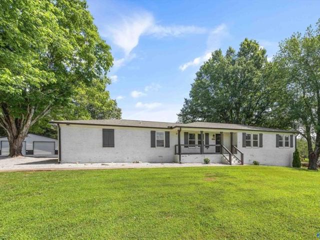 6112 Fairfield Dr, Huntsville, AL 35811