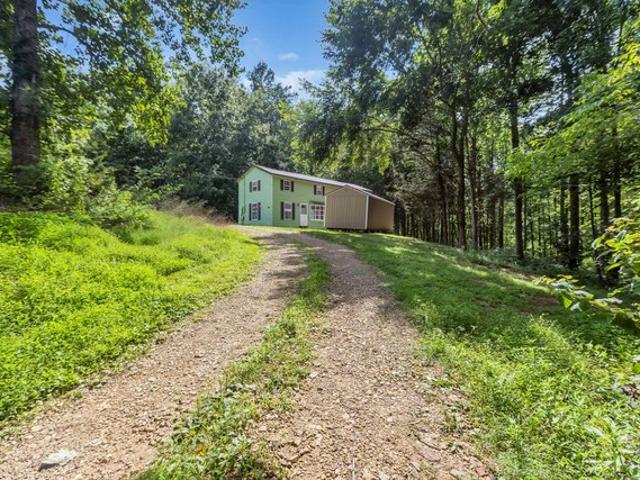 6112 King Robert Ln, Westmoreland, TN 37186