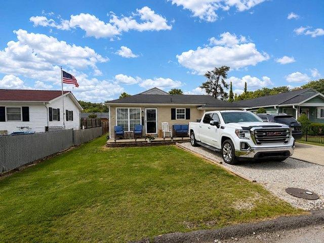 6112 Pinedale Dr, Huntington, WV 25705