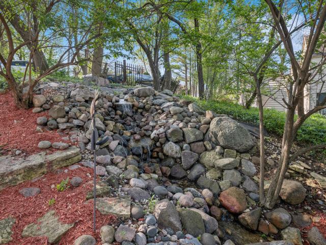 6112 Pleasant View