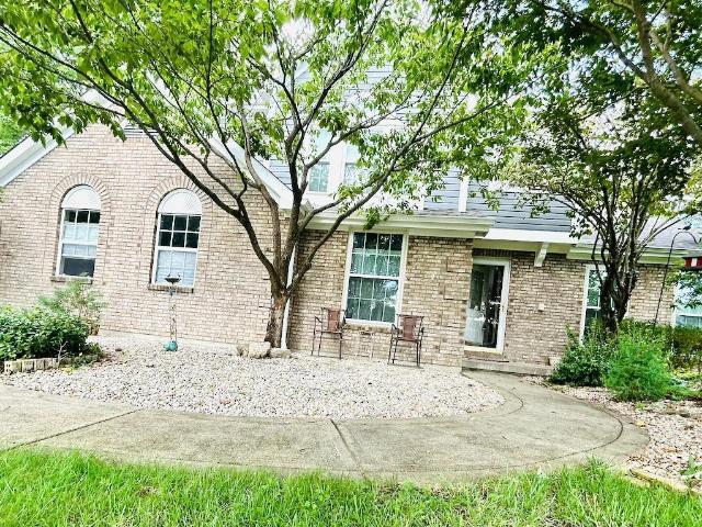 6112 Tarn Circle