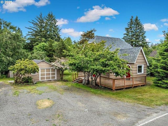 6112 V Pl, Long Beach, WA 98631