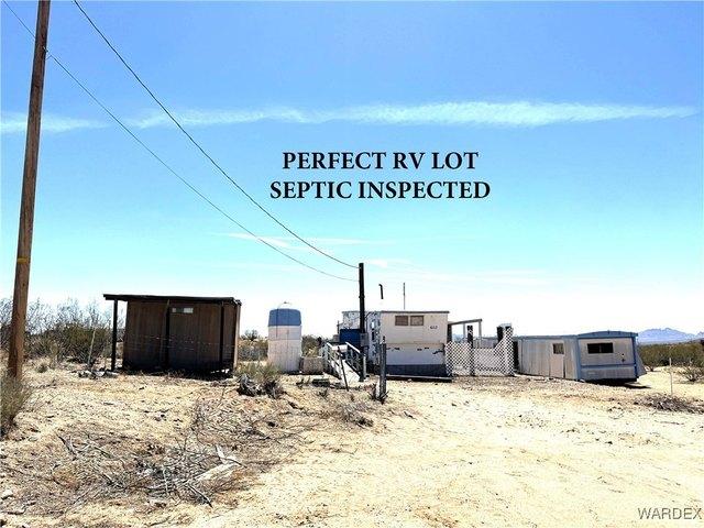 6112 W Gladys Dr, Golden Valley, AZ 86413