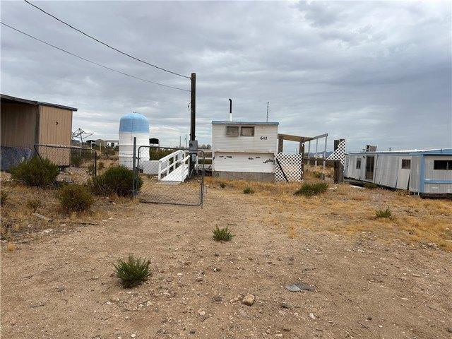 6112 W Gladys Dr, Golden Valley, AZ 86413