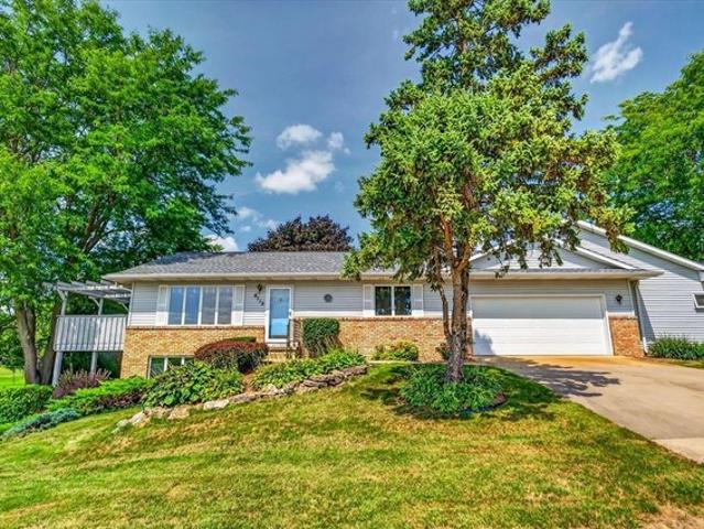 6112 Woodland Dr Unit 1, Waunakee, WI 53597