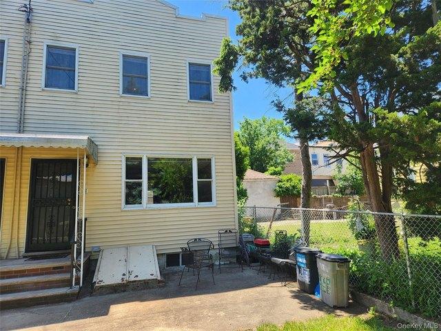 6112 56th Dr, Maspeth, NY 11378