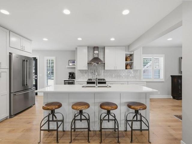 6113 Beard Ave S, Edina, MN 55410