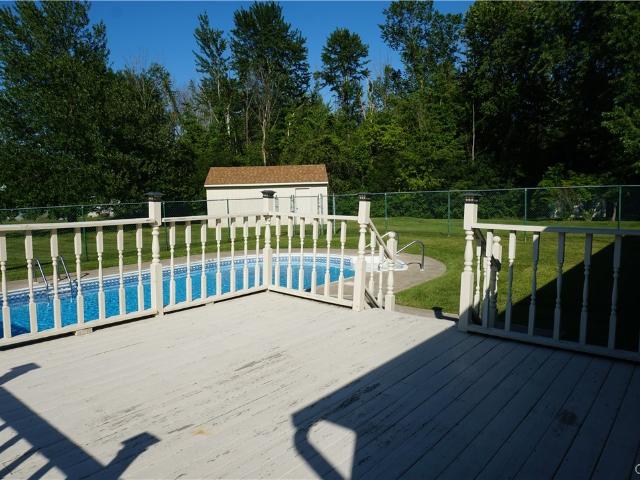 6113 Rossland Cir
