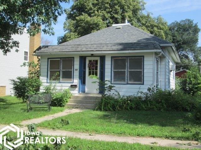 611 1st St SE, Belmond, IA 50421