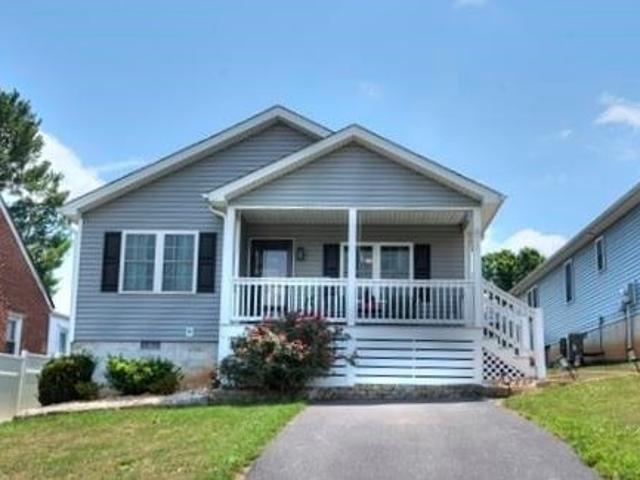 611 C St, Staunton, VA 24401