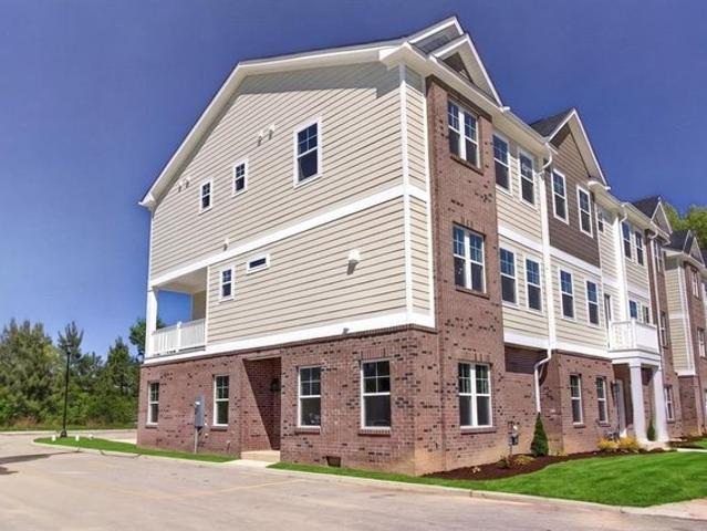 611 Commonwealth Dr, Yorktown, VA 23693