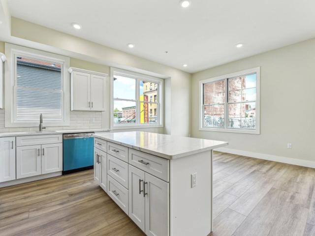 611 Communipaw Ave Unit# A, Jc, Bergen lafayett, US, NJ
