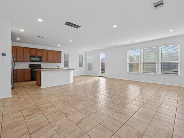 611 Ash Mill Dr, Houston, TX 77090