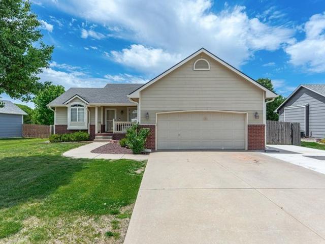 611 Austin Ln, Sedgwick, KS 67135