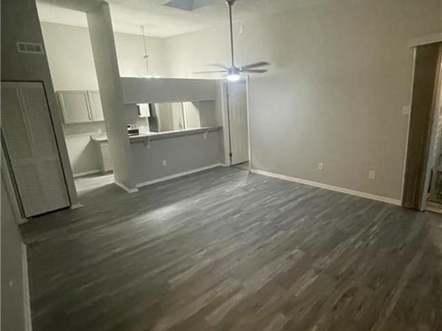 611 Bluff CT