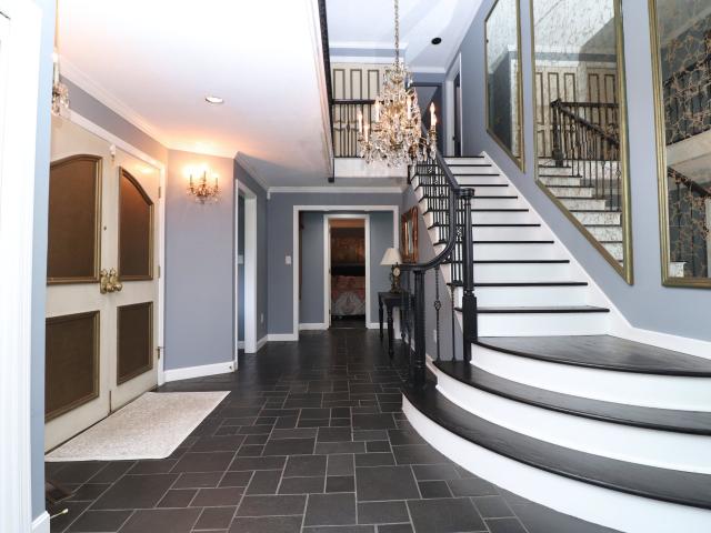 611 Bunker Hill Ave, Waterbury, CT 06708 | MLS #24155