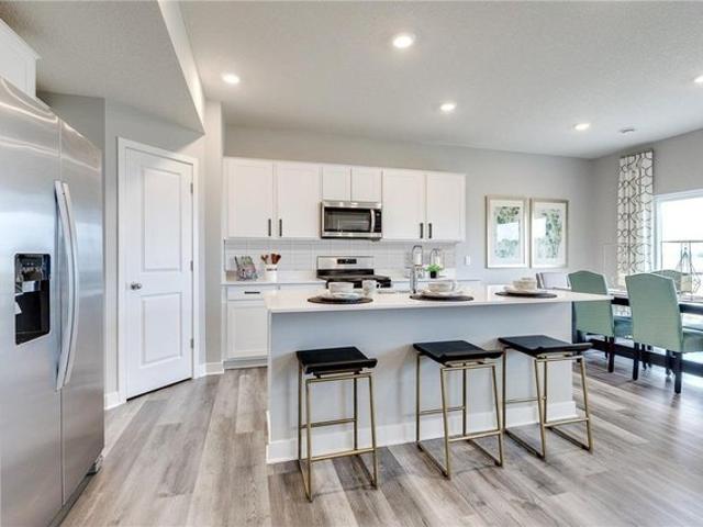 611 Goldenrod Trl, Waconia, MN 55387