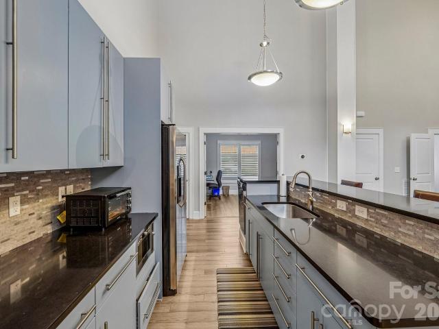 611 E 37th Street