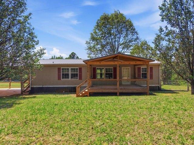 611 Farmer Rd, Quebeck, TN 38579