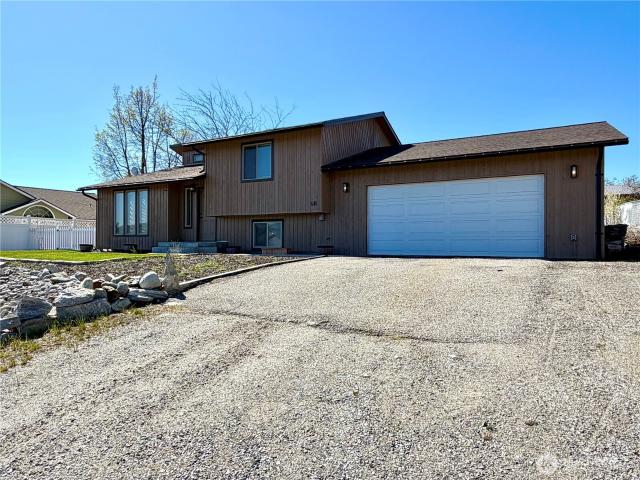 611 Hillcrest Circle Drive
