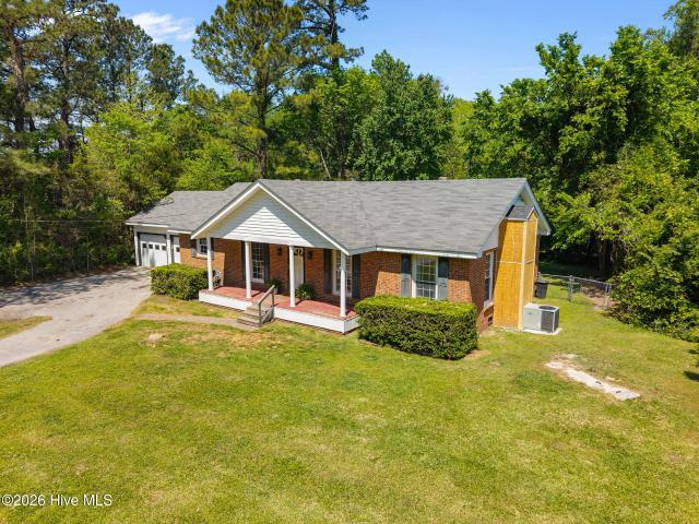 611 Hubert Boulevard