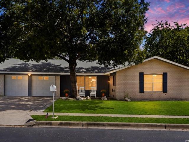 611 Indigo St, San Antonio, TX 78216