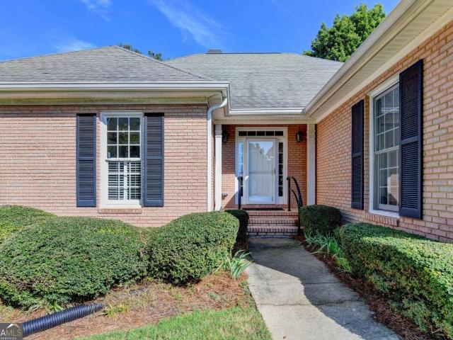 611 Iris Lane