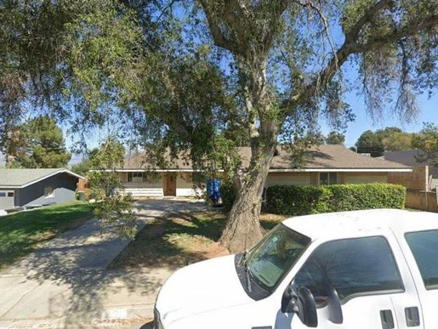 611 Iris St, Redlands, CA 92373