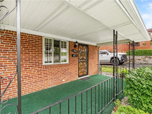 611 Overhill Dr