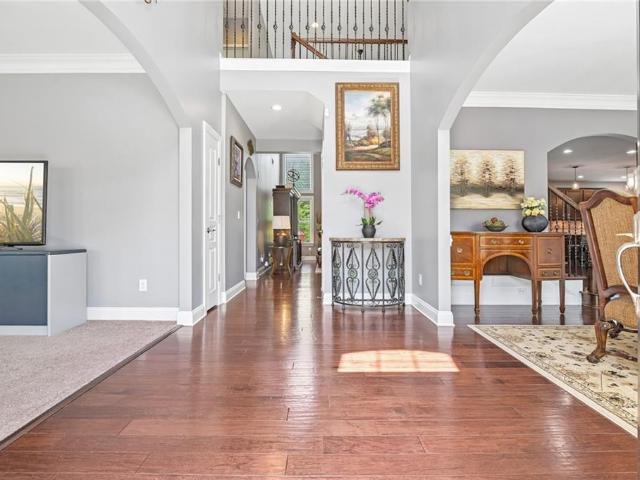 611 La Perla Drive