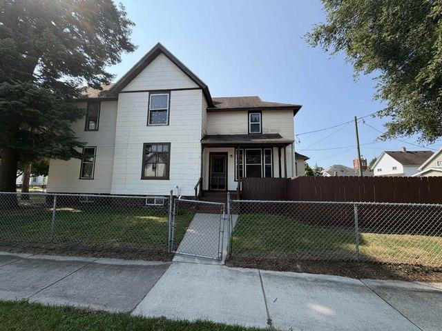 611 Litchfield St, Bay City, MI 48706