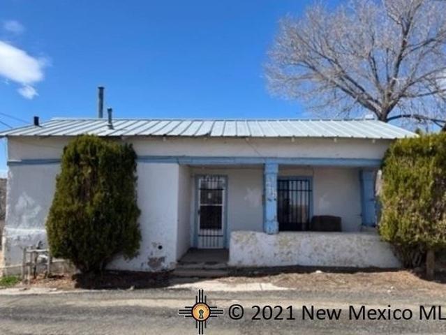 611 Mora St, Las Vegas, NM 87701