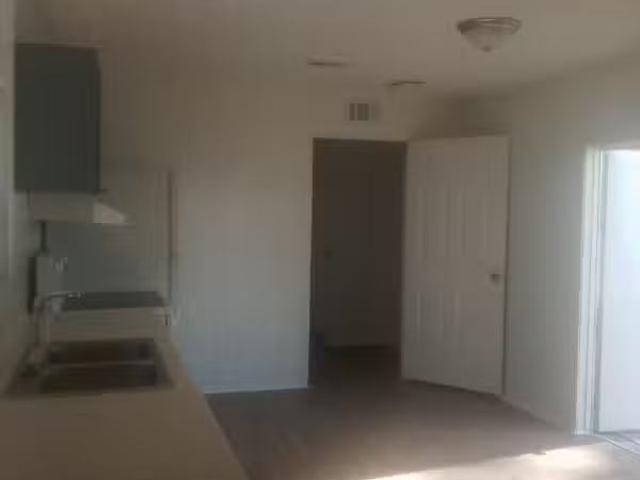 611 maxanna Avenue 611 Maxanna Ave