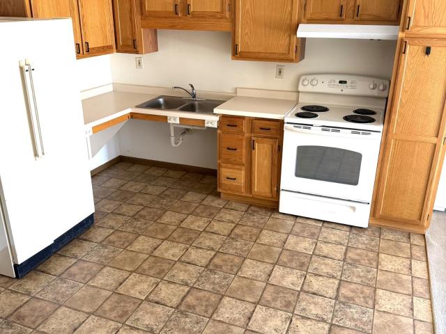 611 Main Street S # 202