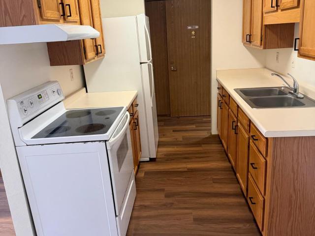 611 Main Street S # 208