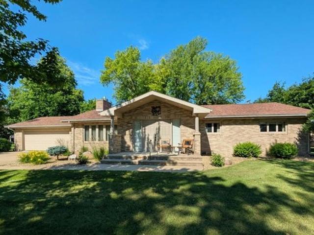 611 N 12th St, Montevideo, MN 56265