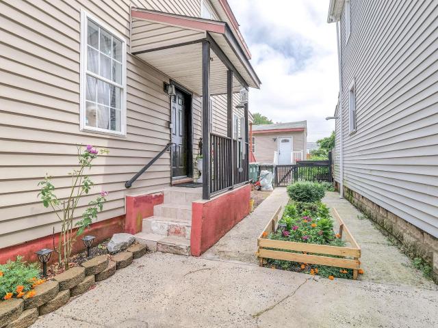 611 N Indiana Ave