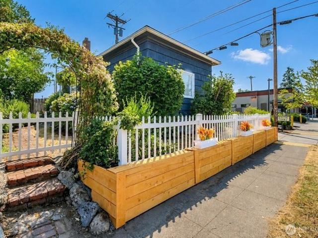 611 N Junett St, Tacoma, WA 98406