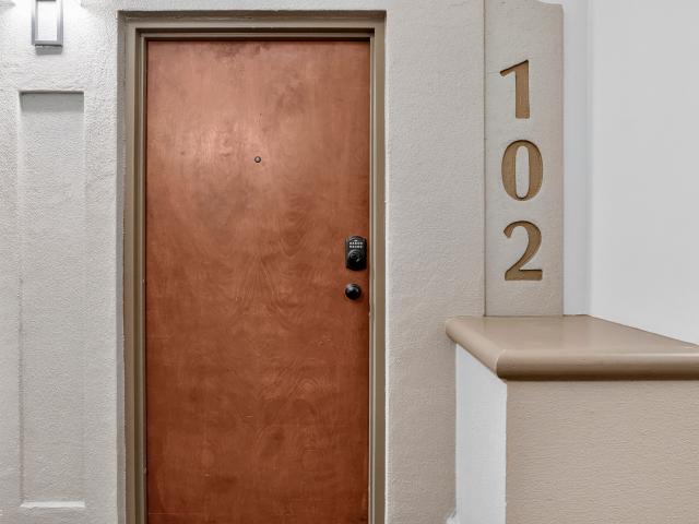 611 N Park Avenue N # 102