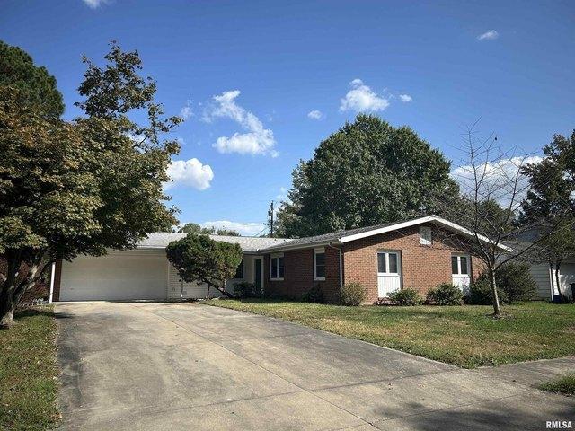 611 S Terrace Dr, Carbondale, IL 62901