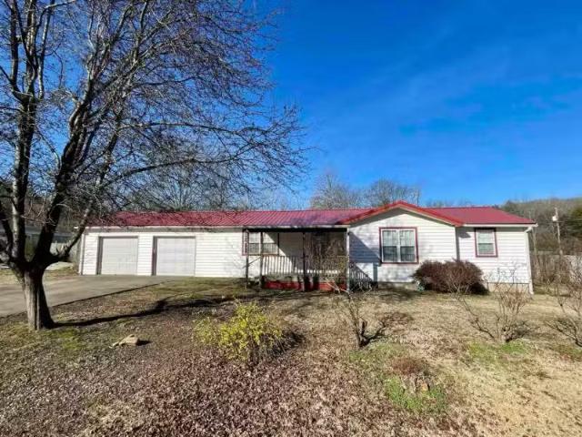 611 S JOHNSON ST, PERRY, AR 72125 Single Family Residence For.