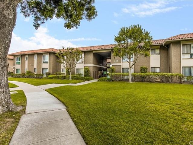 611 S La Veta Park Cir Unit 127, Orange, CA 92868
