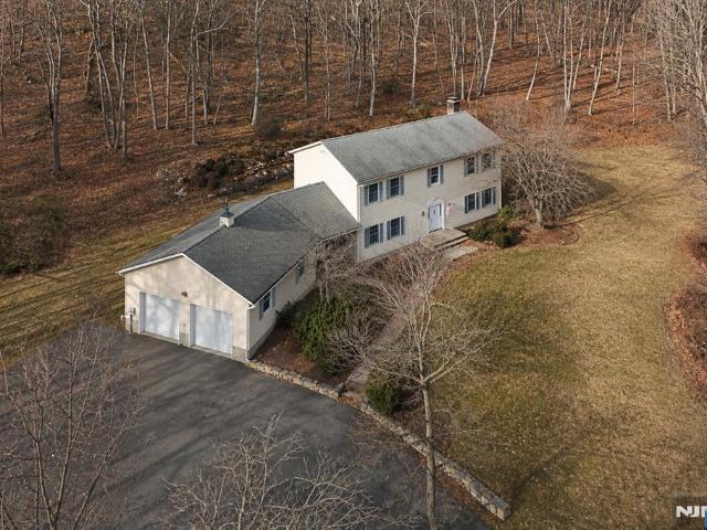611 Snake Den Road